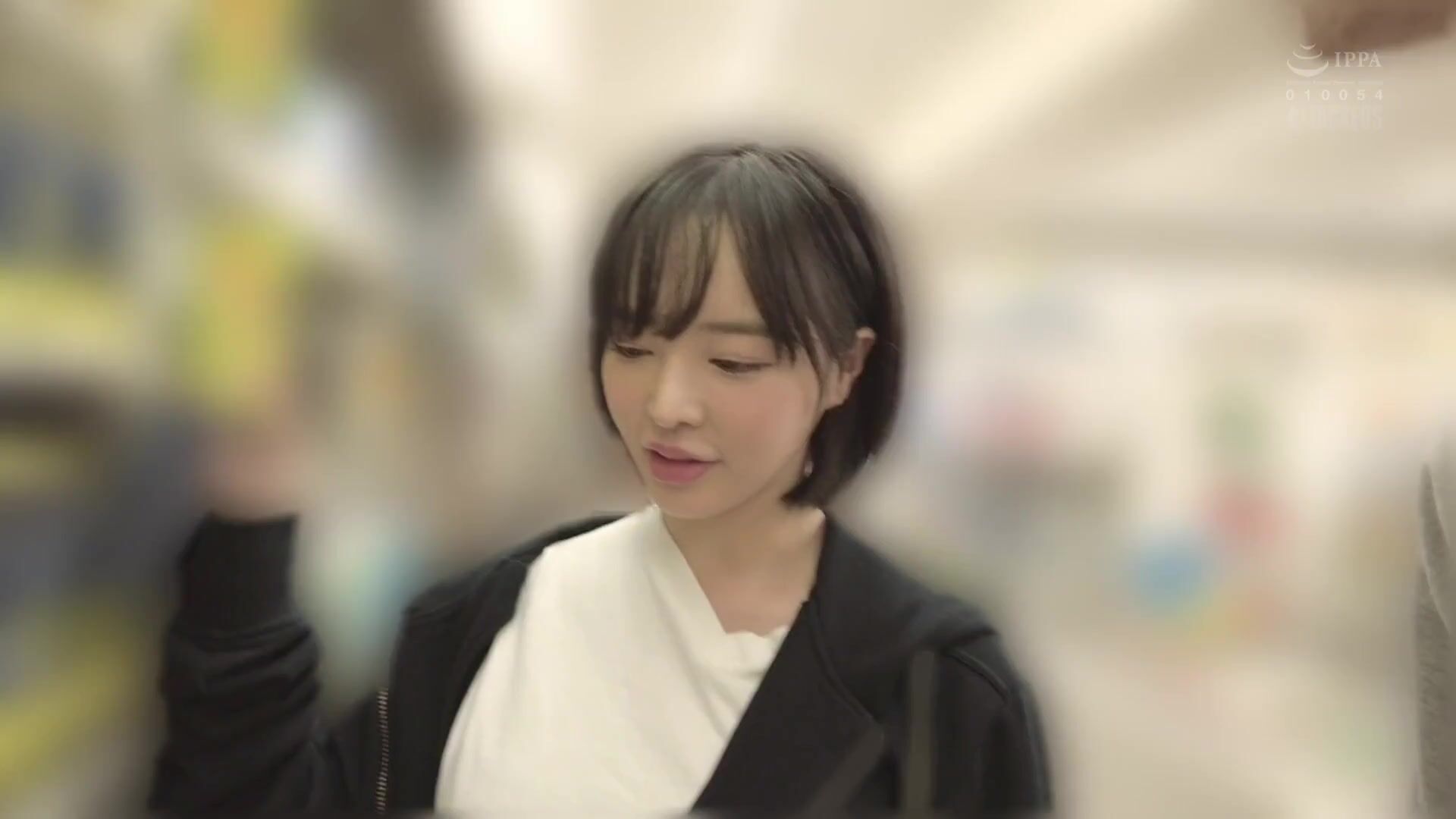 Yuj 010 「僕、結婚するんだよね」そうなんだ…じゃあ今夜は君を寝かさないから… 12年ぶりに元カノと朝陽が昇るまで中出ししまくった結婚