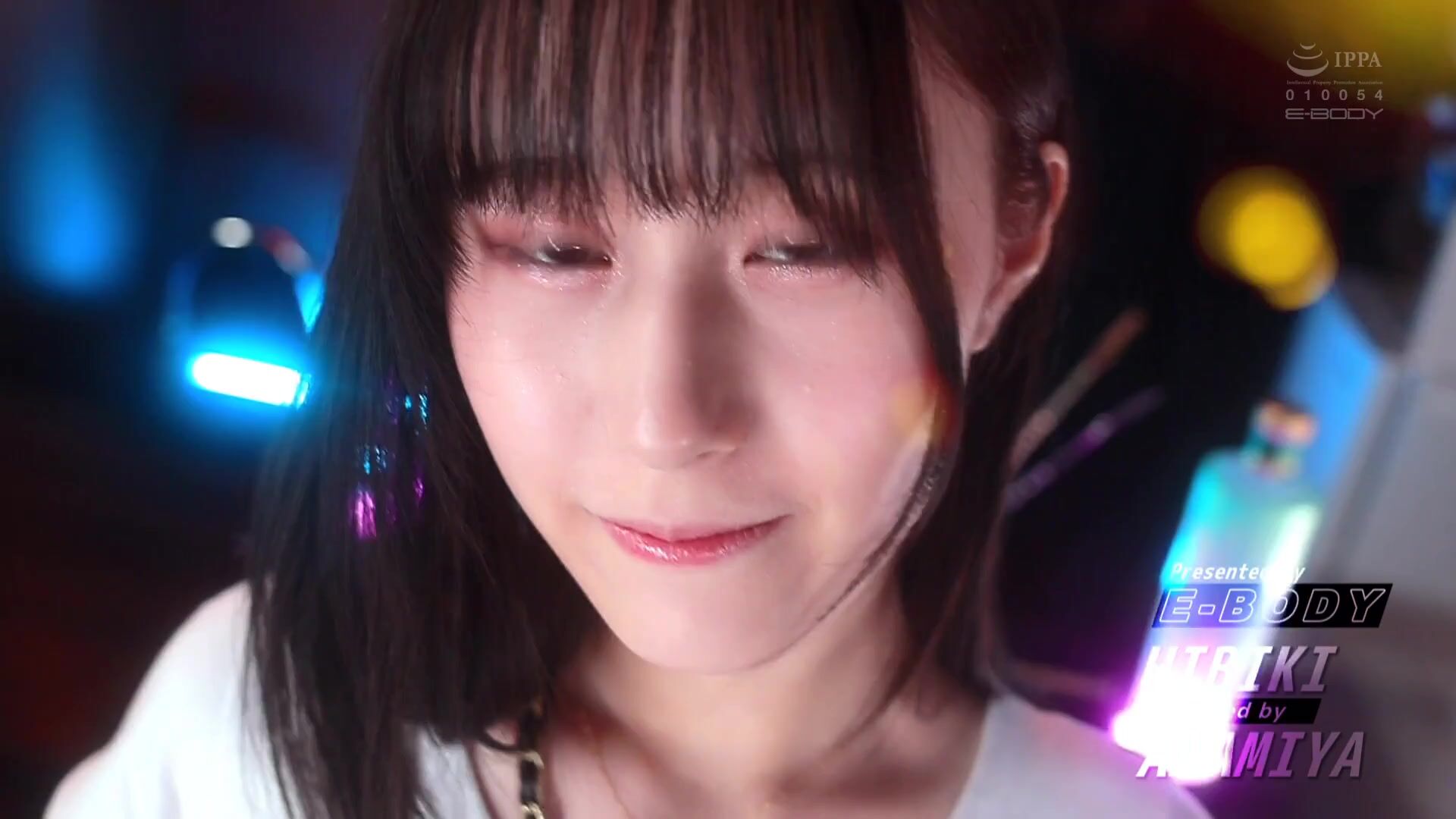 EBWH-078 鍛え抜かれたアスリートボディの細すぎるウエストとギャップある豊満バスト鋭角くびれ着衣巨乳の無自覚誘惑 雨宮ひびき