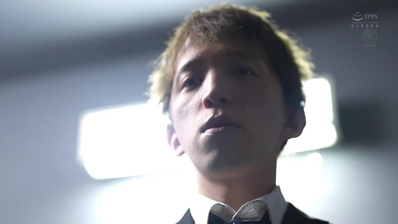 JUQ-762C ‘人妻’になっていた、教育係の先輩と支店出張で再会。 世話好きな吉澤先輩と、一生に一度の不倫関係。先輩に狂う出張1週間 吉澤友貴