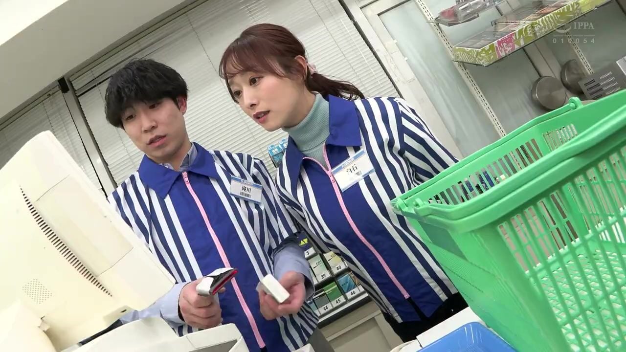 JUQ-796 週3日、 寂しさを紛らわす深夜のパート勤務で倦怠期の夫を忘れさせてくれる絶倫の年下バイトくんと夜が明けるまで中出し不倫に溺れています。 白石茉莉奈