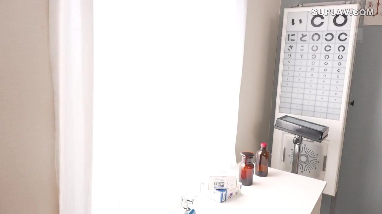 【모자이크 파괴】MIKR-031 「어른의 보지로 가르쳐 줄까?」 여학생의 남자친구를 빼앗는 성벽을 참지 못하는 미각 여교사 모리 히나코